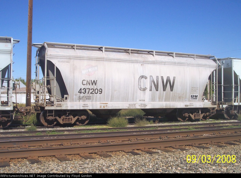 CNW 437209